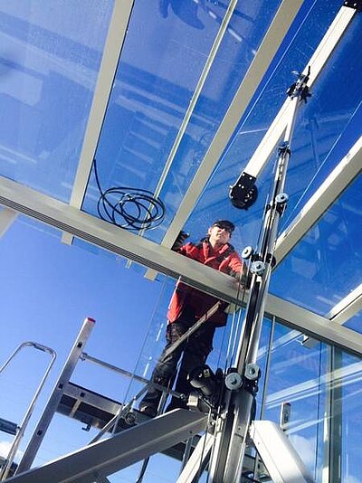 Glass lift electric and mobile | Weiblen