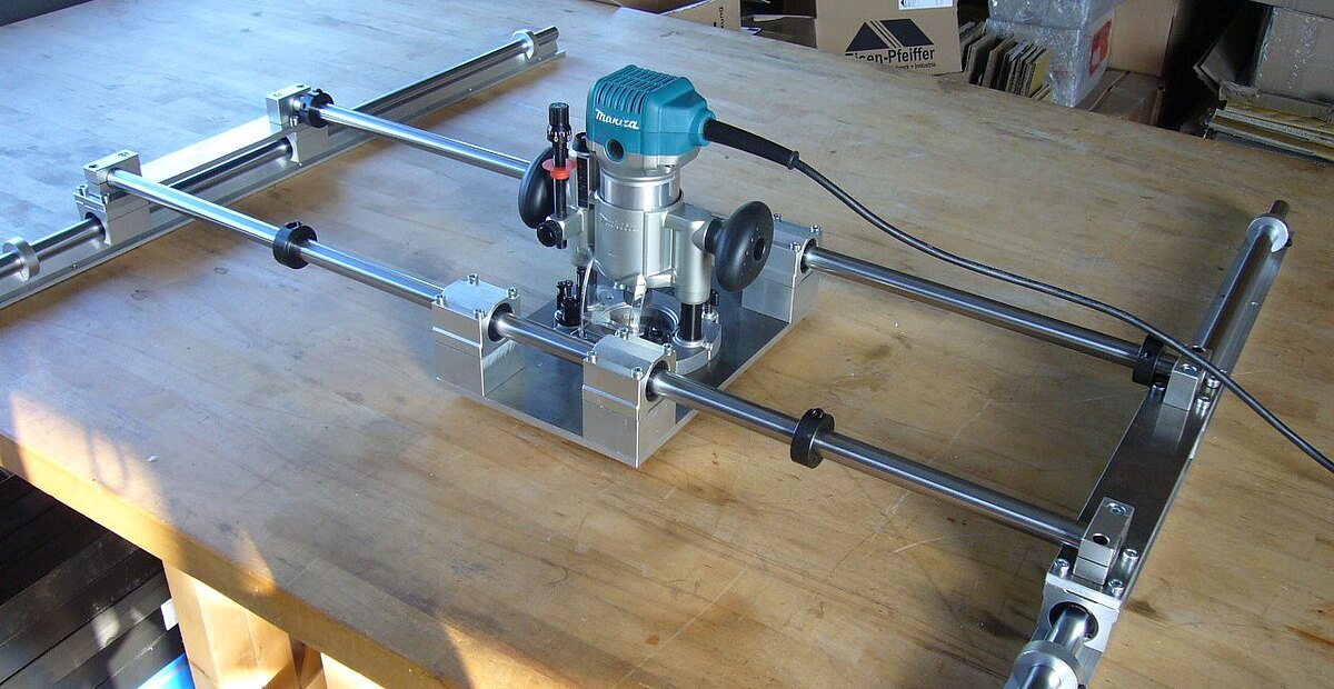 Face milling machine or milling device for hand router | Weiblen